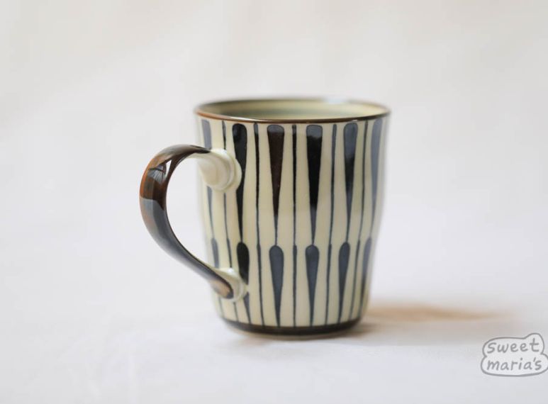 This elegant mug is produced in a Japanese workshop using a traditional ...